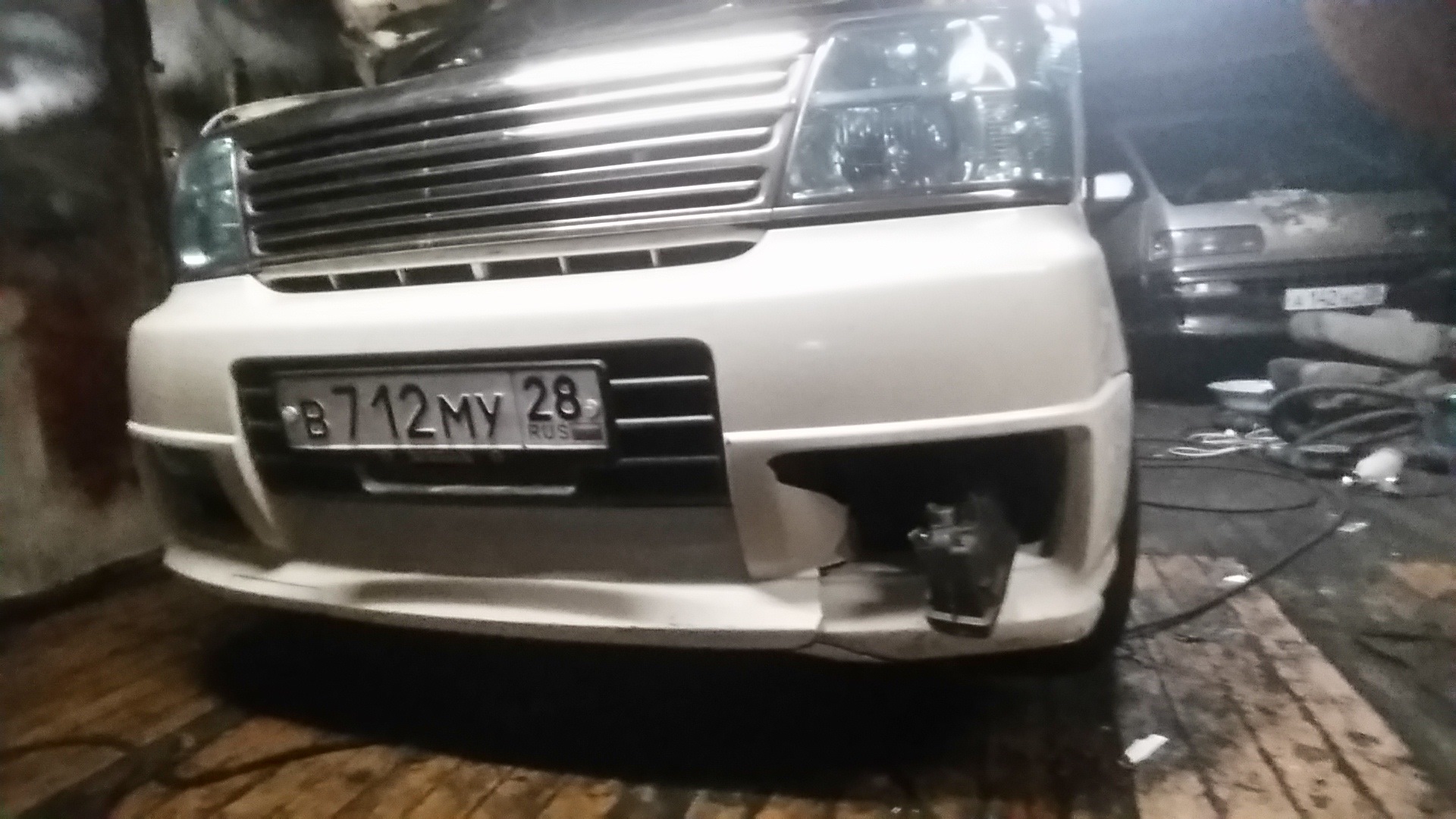 Неожиданный сюрприз — Nissan Elgrand (E50), 3,2 л, 1998 года | ДТП | DRIVE2