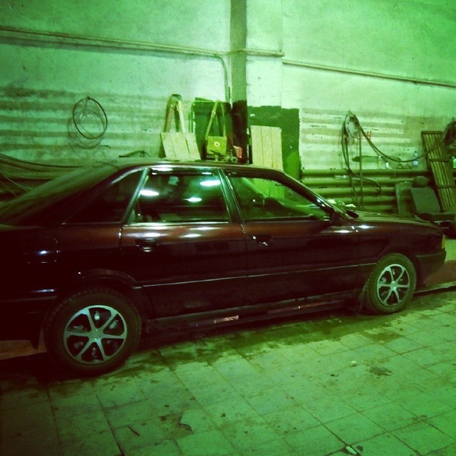 Колечки на багажник+колпаки+наклейка — Audi 80 (B3), 1,8 л, 1991 года ...