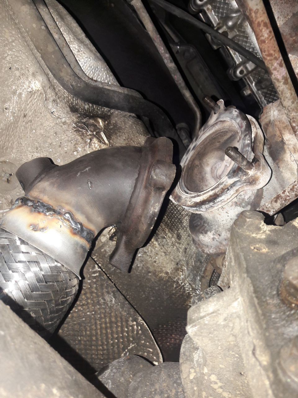 Замена гофры на Volvo xc90 — Volvo XC90 (1G), 2,5 л, 2004 года | визит ...