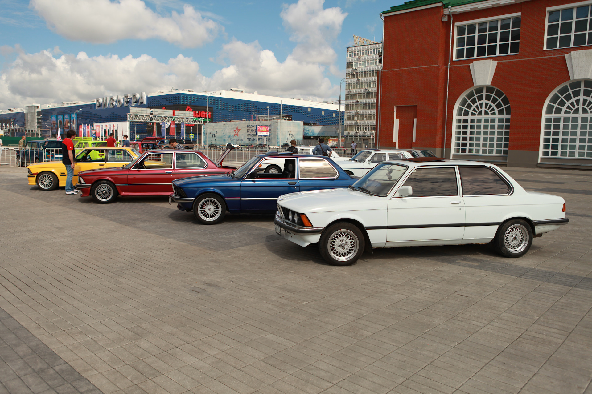 YOUNGTIMER FEST . Часть вторая — BMW 3 series (E21), 1,8 л, 1981 года | фотография | DRIVE2
