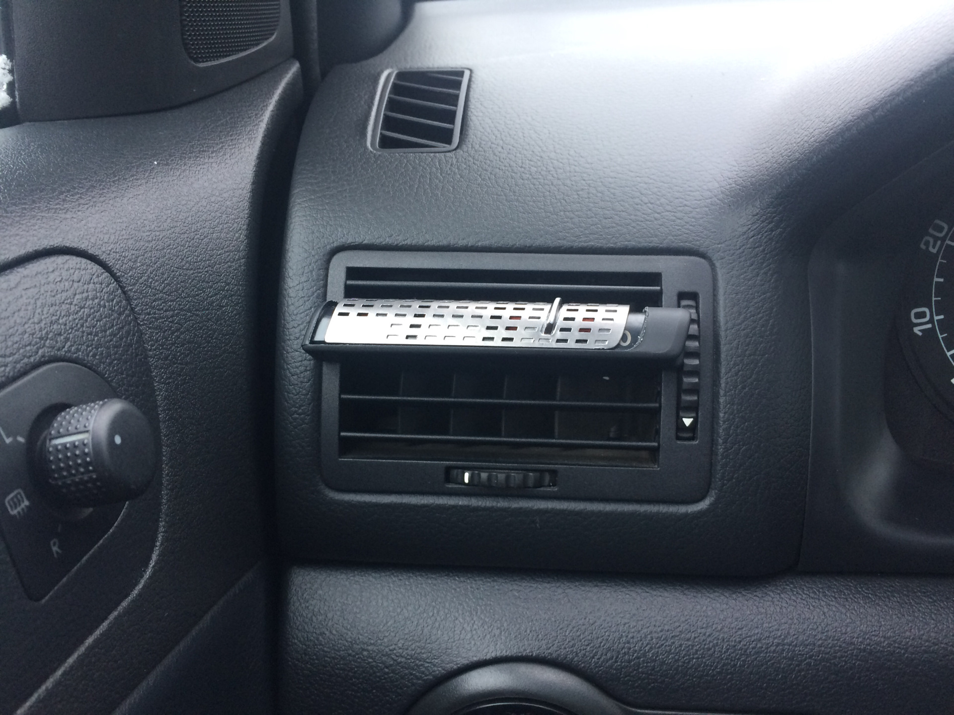 Ароматизатор BMW в Škoda — Skoda Octavia A4 Mk1, 1,6 л, 2006 года ...