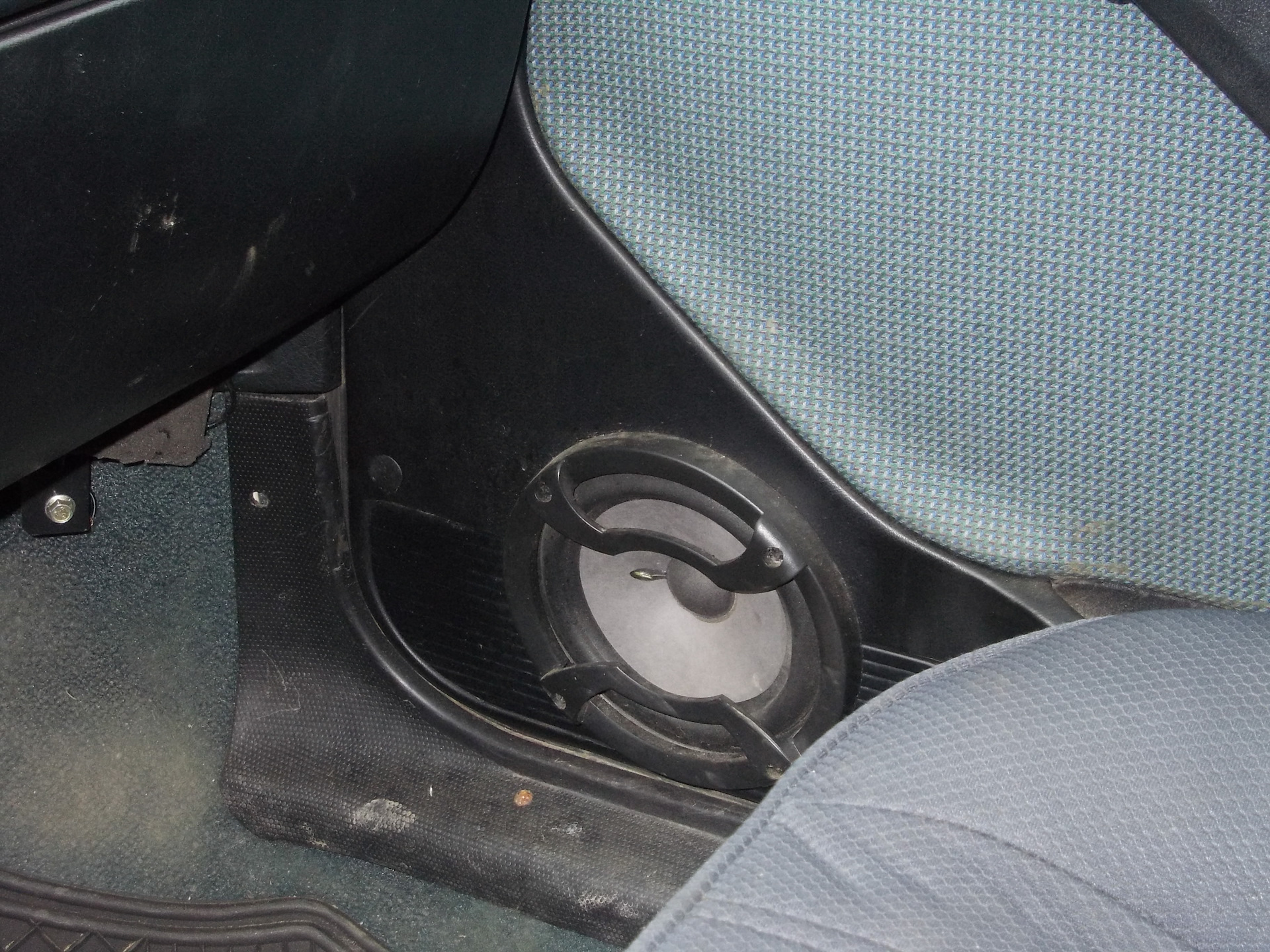 Bose динамики — Lancia Dedra, 1,6 л, 1991 года | автозвук | DRIVE2