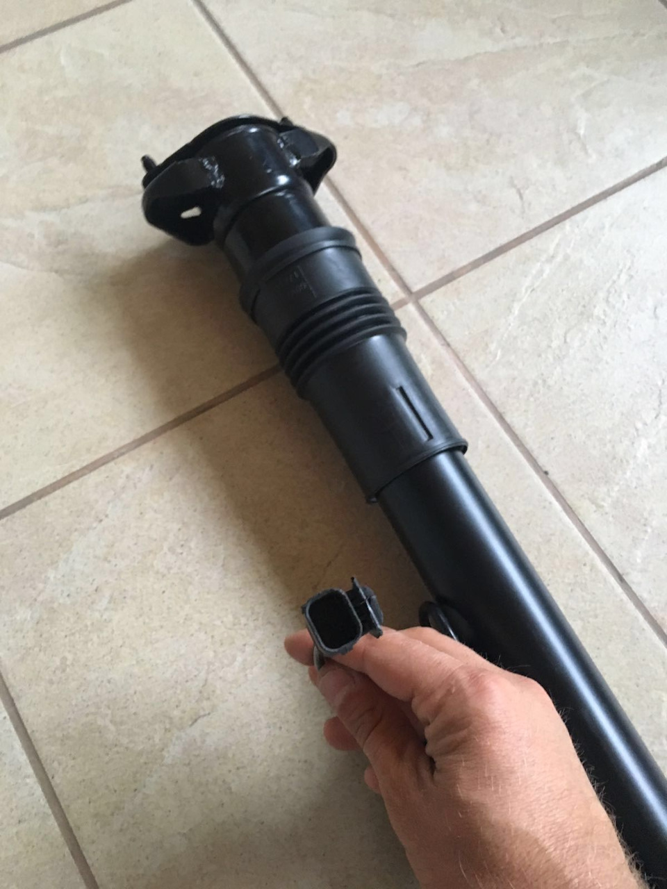 Rear shock absorber with ADS Mercedes Benz GL- 164, ML- 164 A ...