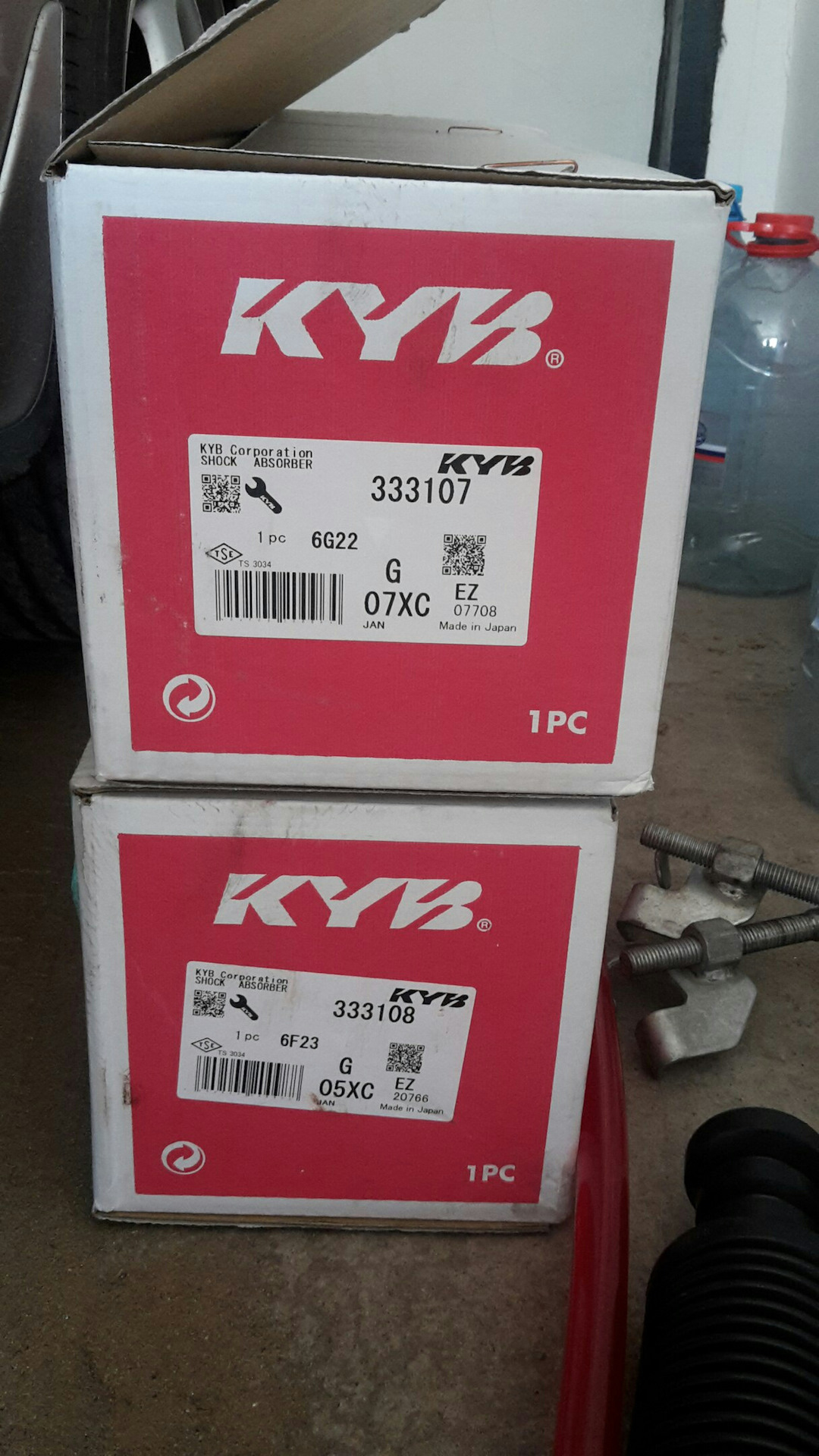 Замена задних стоек пружин — Toyota Carina (7G), 1,5 л, 2001 года ...