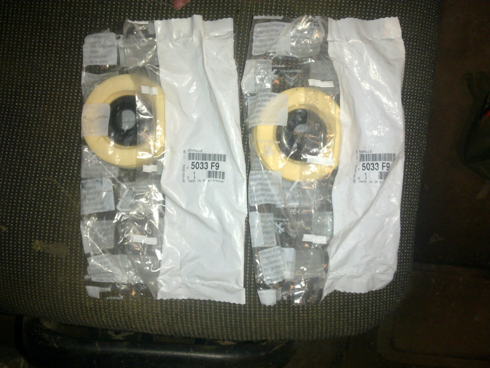 Замена чашек амортизатора — Peugeot 307, 2 л, 2002 года | своими руками ...