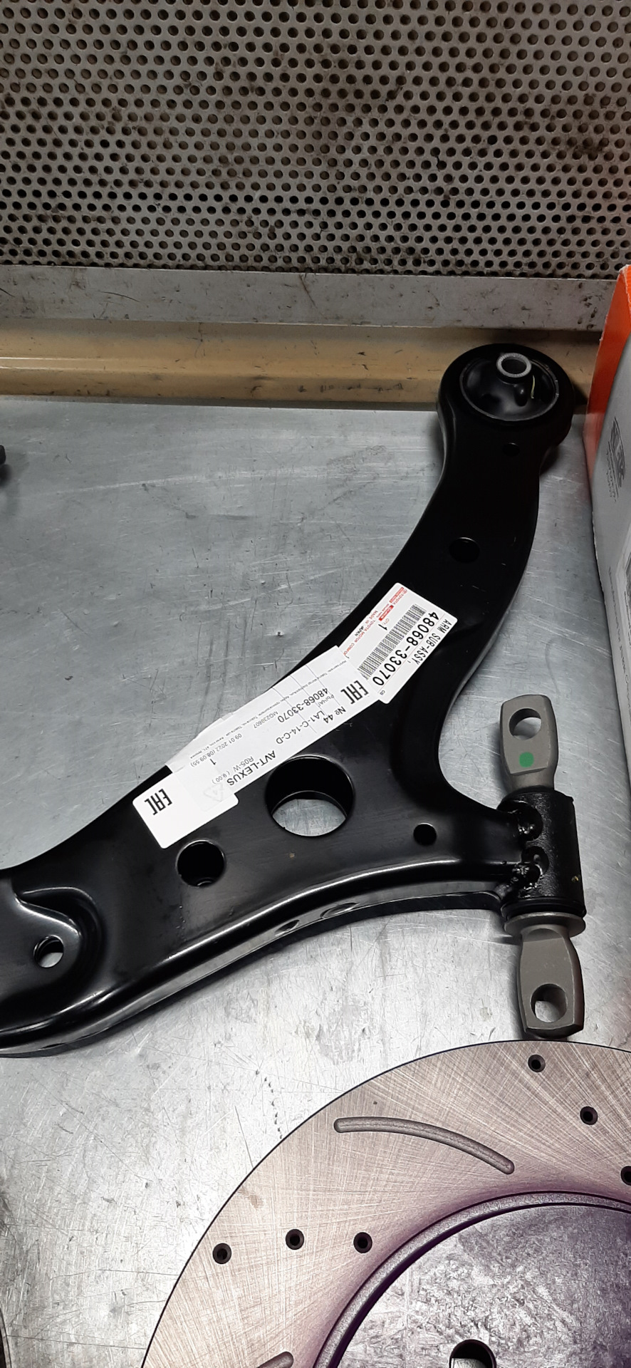 4806833070 Рычаг подвески TOYOTA LEXUS | Запчасти на DRIVE2