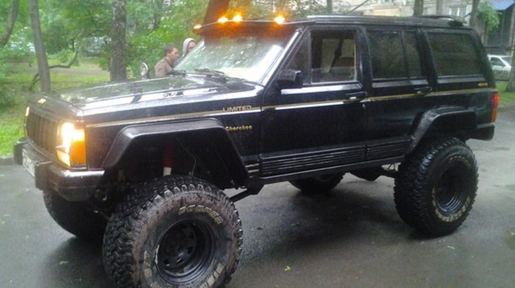 Jeep Cherokee (XJ) 4.0 бензиновый 1992 | +8", 4.0L, NV249OD, AW4 на DRIVE2