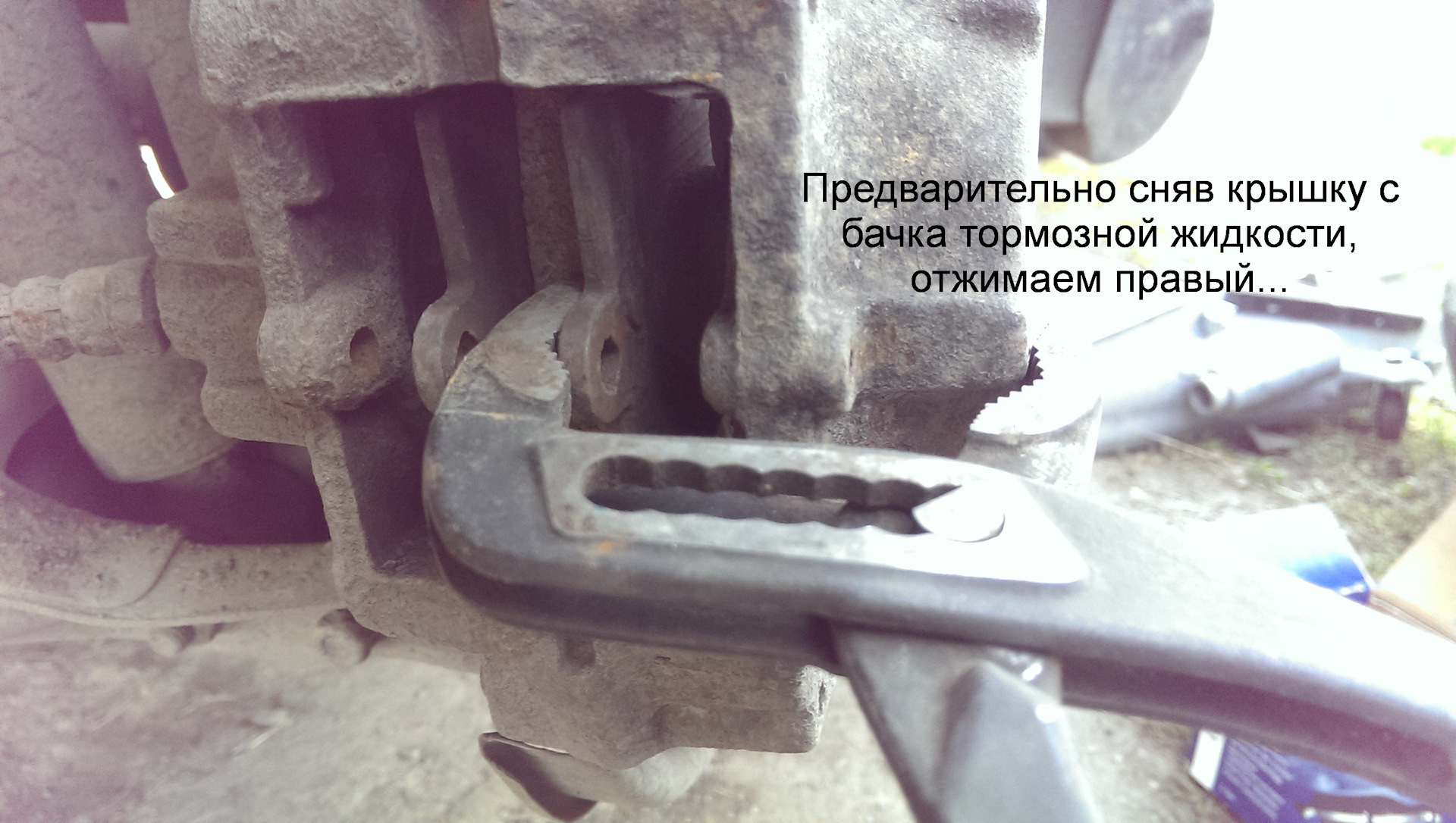 Тормозные колодки задние — Mercedes-Benz E-Class (W210), 2,2 л, 2001 ...