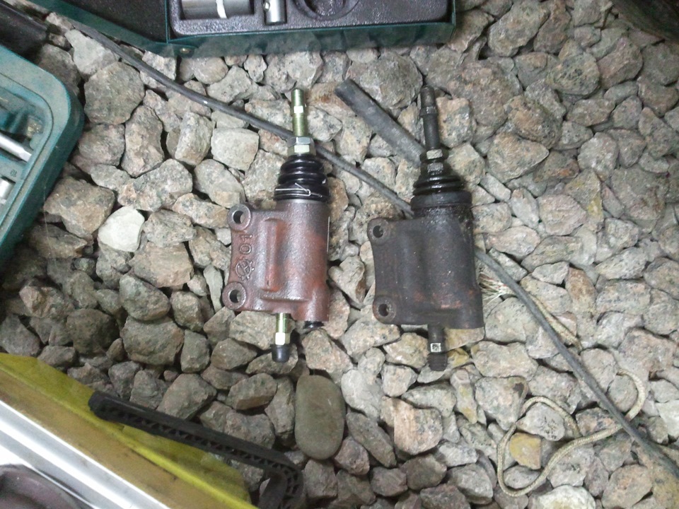 Ремонт гидравлики: сцепление! Ч2 — ГАЗ 24, 2,4 л, 1973 года | своими ...