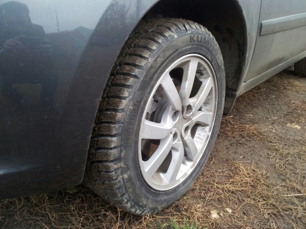 Вот и переобул резину) — Lada Гранта Лифтбек (1G), 1,6 л, 2015 года ...