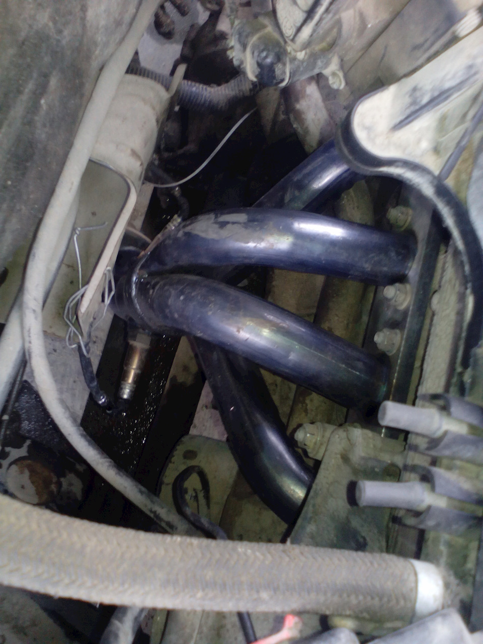 Паук установлен и уплотнитель под капот — Lada Приора седан, 1,6 л ...