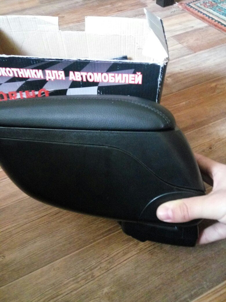 Даёшь подлокотник в каждую Фиесту. — Ford Fiesta (Mk V), 1,4 л, 2006 ...