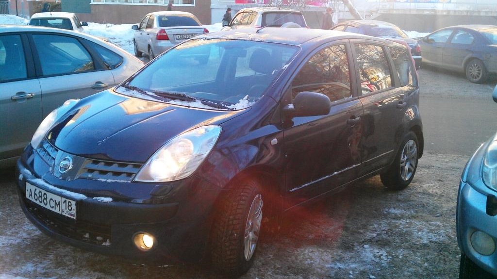 Nissan Note (1G) 1.6 бензиновый 2007 | 1,6 АТ на DRIVE2