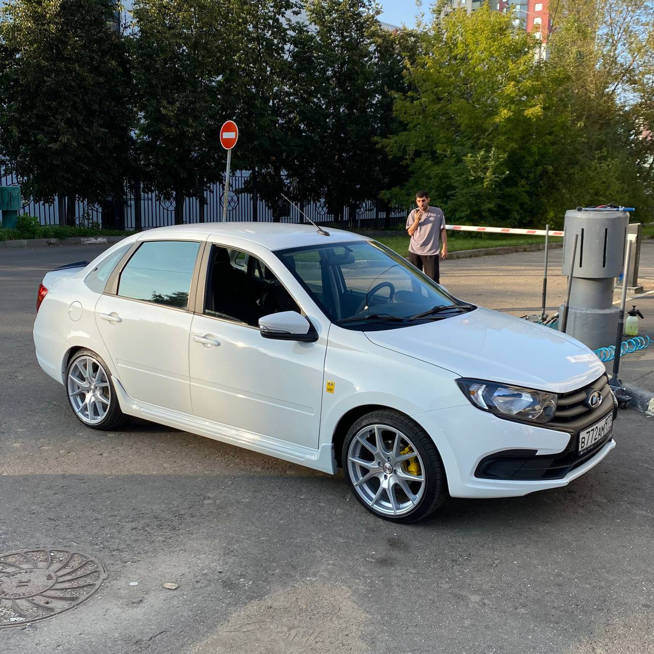 Придаем тормозам внешний вид! — Lada Granta (2G) FL, 1,6 л, 2022 года ...
