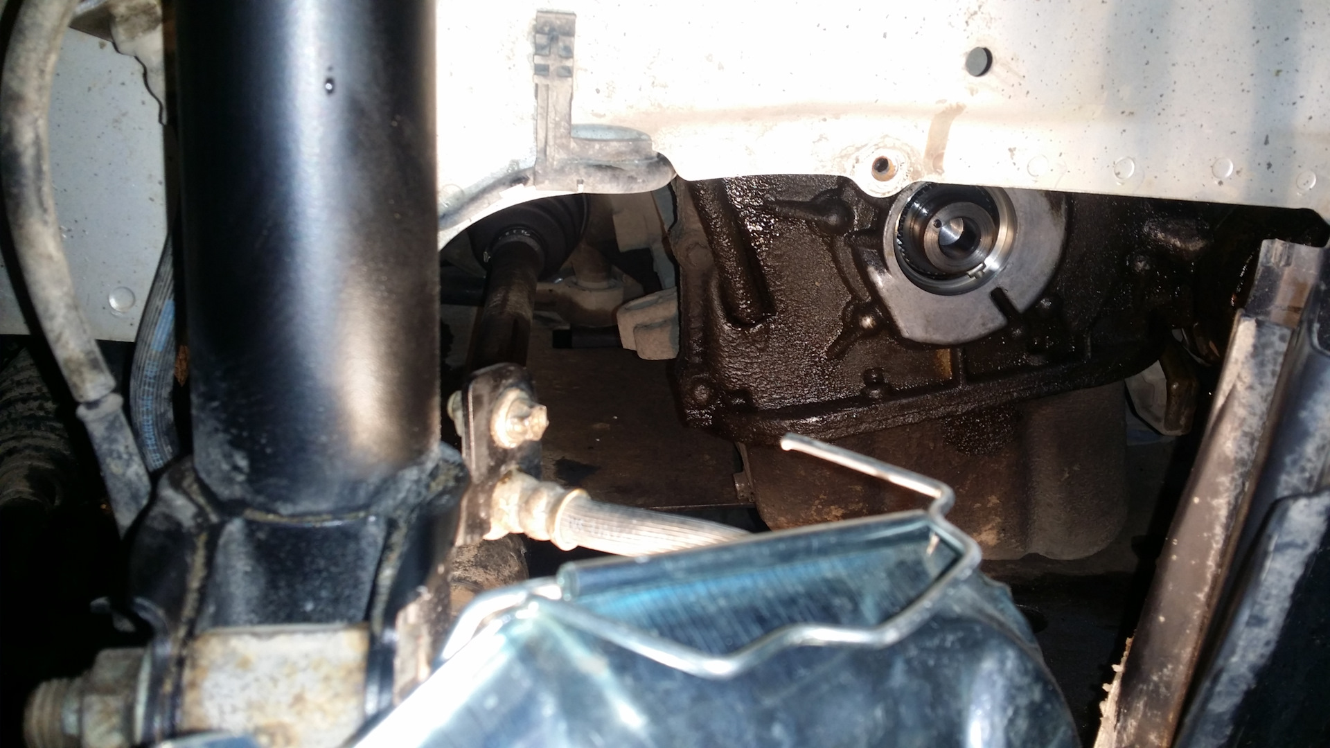 Замена сальника коленвала — Mitsubishi Colt VI, 1,3 л, 2004 года ...