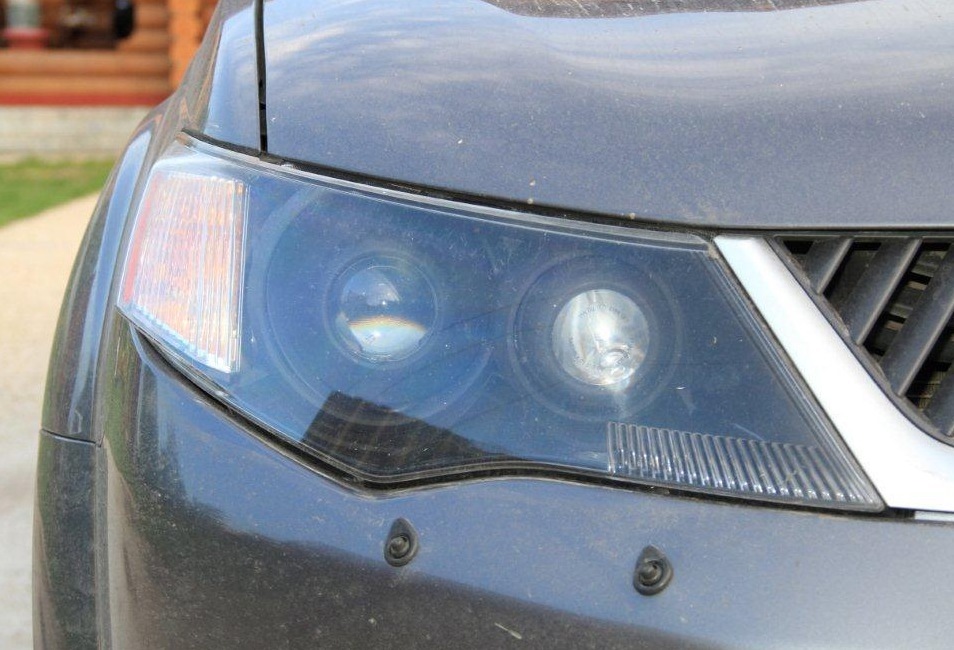 Стоит ли красить отражатели фар?! — Mitsubishi Outlander XL, 3 л, 2006 ...