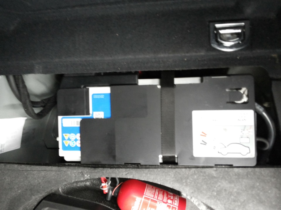 Замена аккумулятора. — Audi A6 (C6), 2,7 л, 2006 года | электроника ...