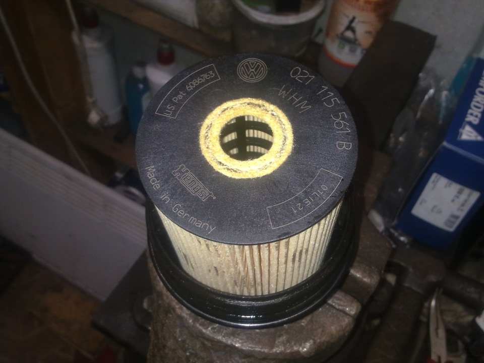 021115561B Фильтр масляный AUDI A6/A8/Q7/VW G3/T5/PASSAT/SHARAN/TOUAREG ...