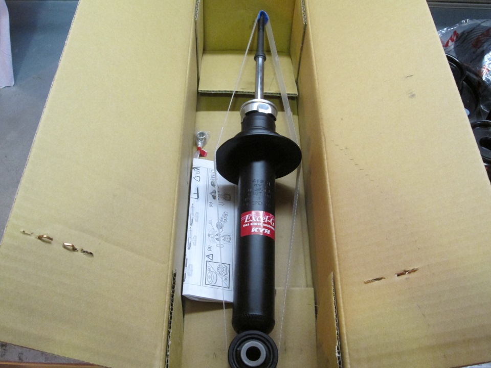 Замена передних амортизаторов Pajero Montero + видео — Mitsubishi ...