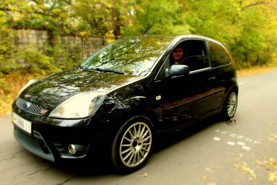 Осенний фотосет) — Ford Fiesta ST (Mk V), 2 л, 2007 года | фотография ...
