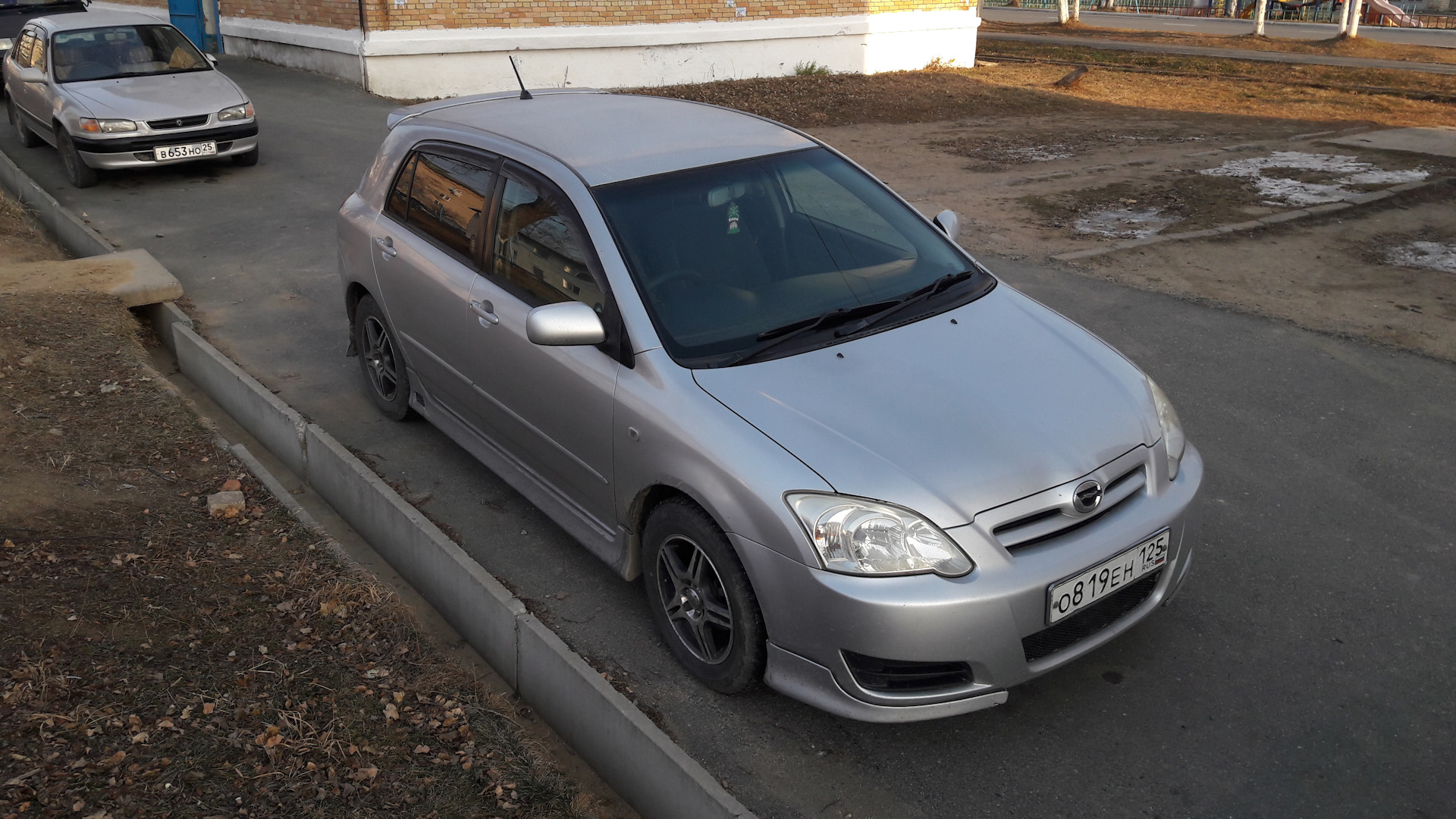 Toyota Corolla Runx 1 5 бензиновый 2005 НеЖдАнЧик на Drive2