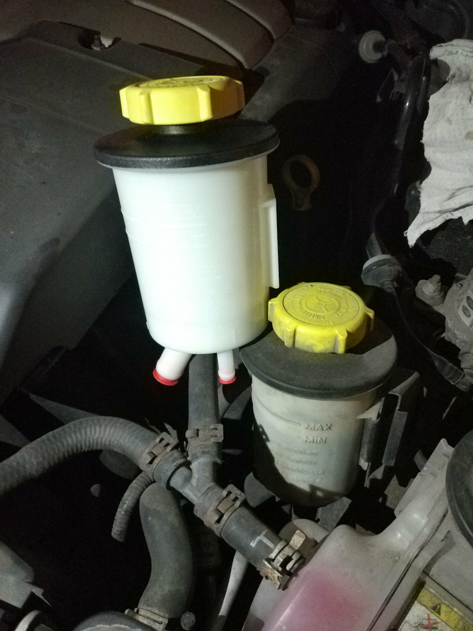 1684751 Бачок гидроусилителя с крышкой / Transit 10~ Ford | Запчасти на ...