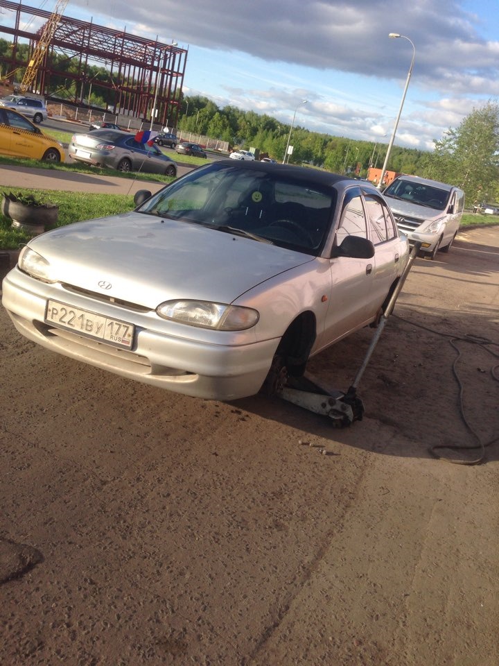 Замена переднего правого рычага — Hyundai Accent (1G), 1,5 л, 1996 года ...