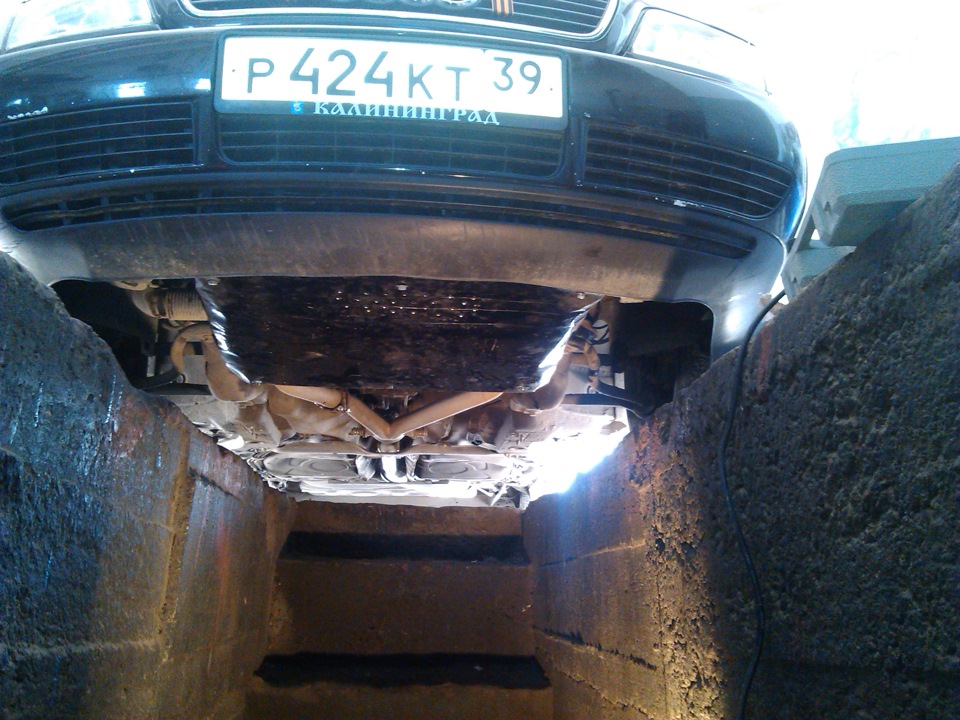 Поставил защиту картера двигателя — Audi A6 (C4), 2,6 л, 1996 года ...