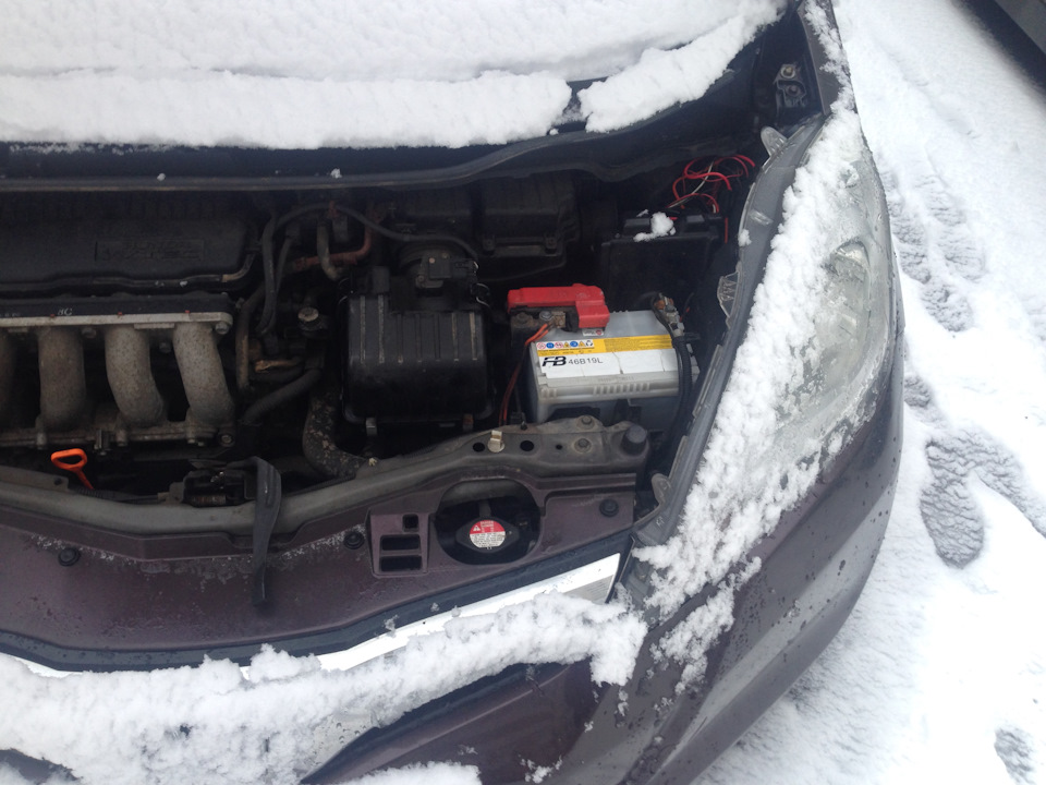 Мой хозяин высадил аккумулятор в ноль — Honda Fit (2G), 1,5 л, 2011 ...