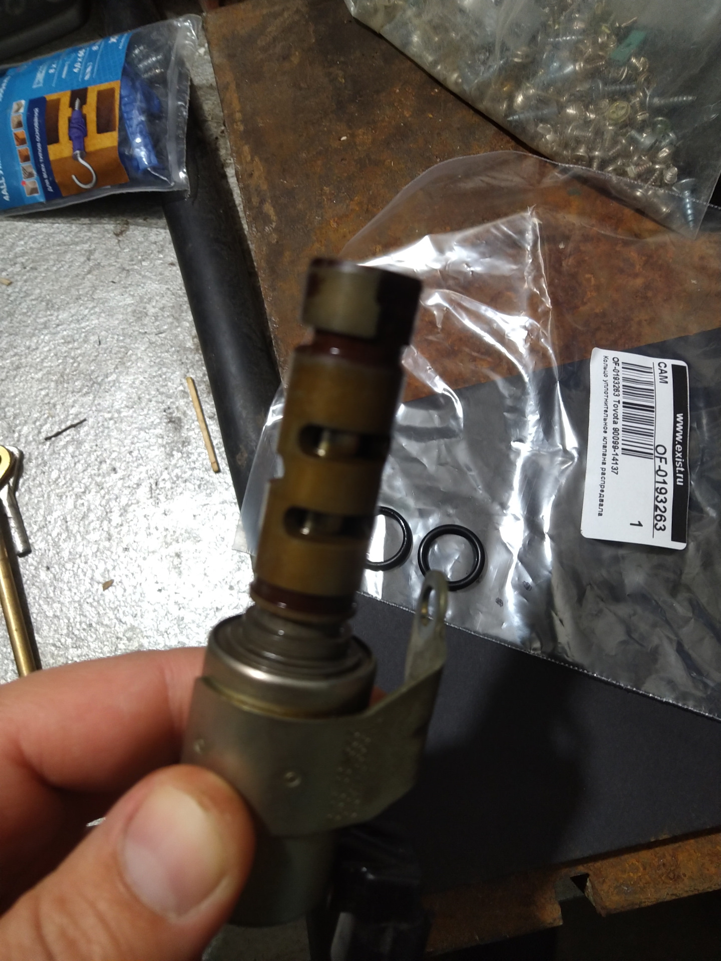 Замена резинки на VVTI — Toyota Mark II Blit, 2,5 л, 2002 года ...