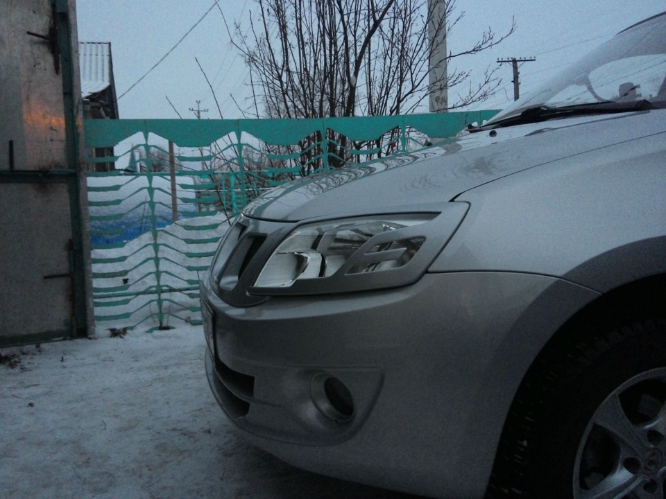 реснички 2 — Lada Гранта, 1,6 л, 2012 года | аксессуары | DRIVE2