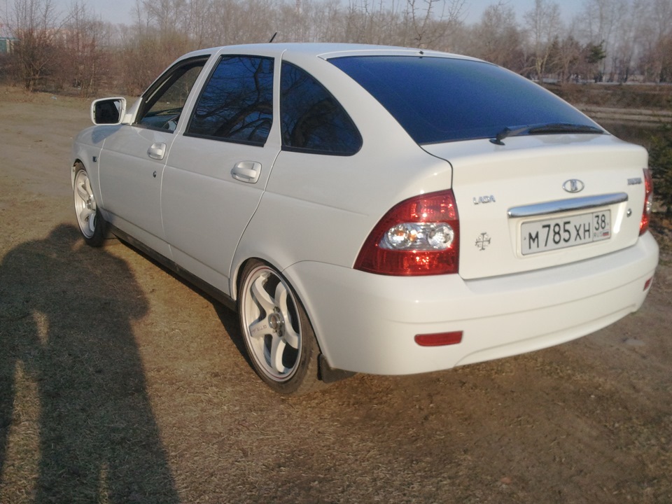 Шильдики на свалку.) — Lada Приора хэтчбек, 1,6 л, 2012 года | просто ...