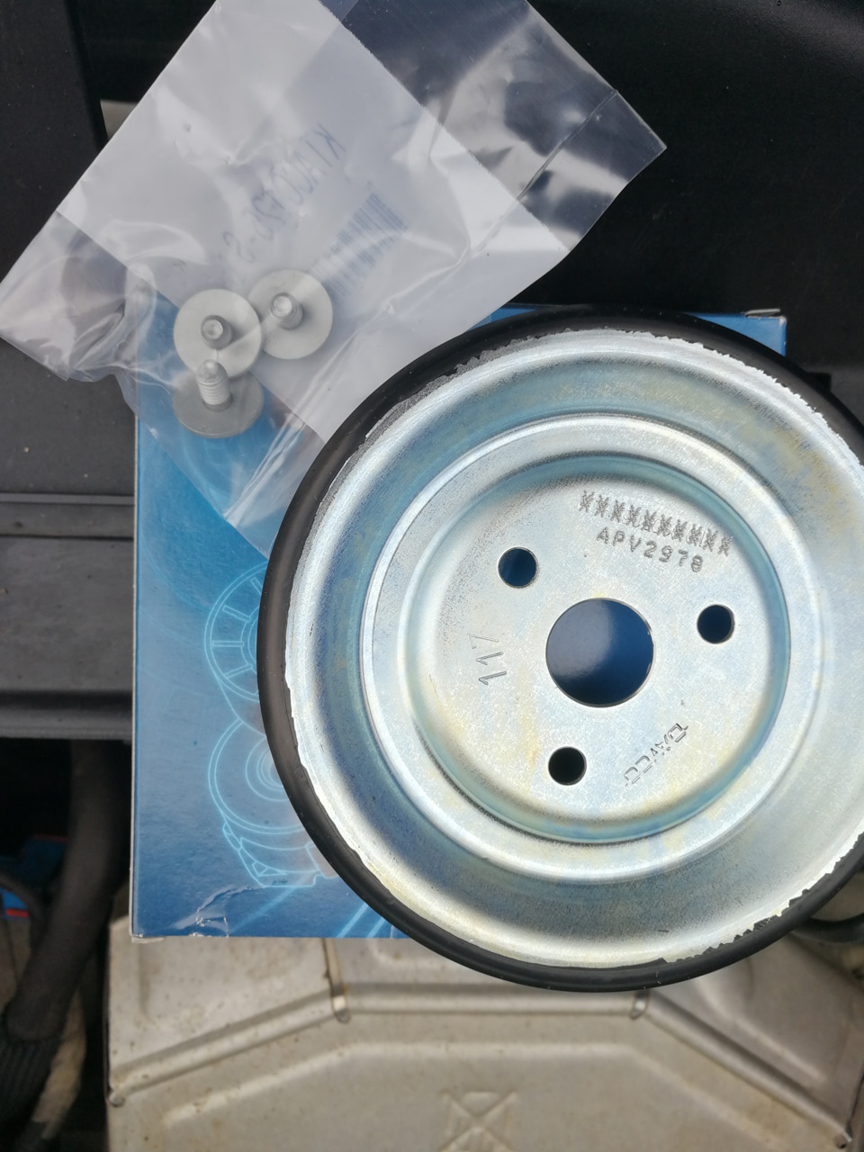 Шкив помпы: замена — Citroen C4 (2G), 1,6 л, 2012 года | своими руками ...