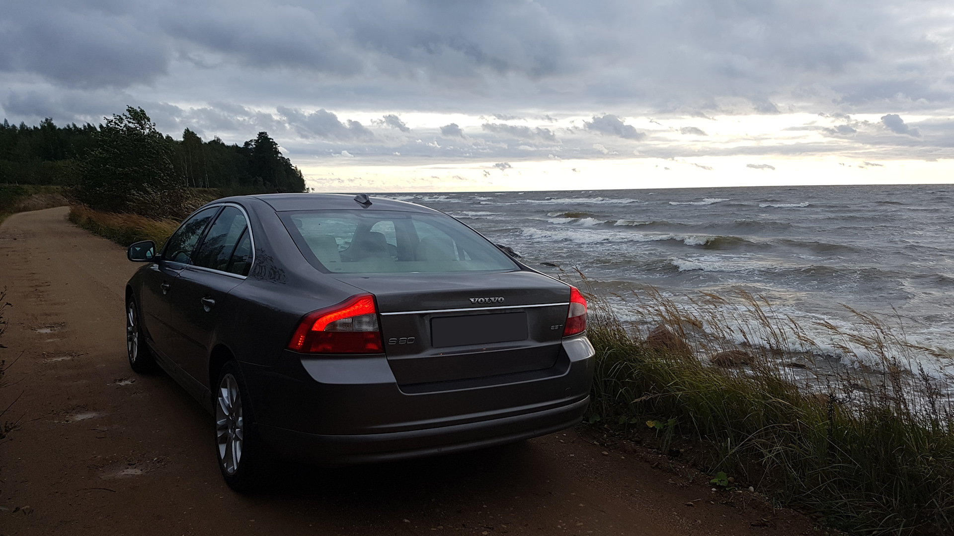 Замена заливной горловины омывающей жидкости. — Volvo S80 (2G), 2,5 л ...