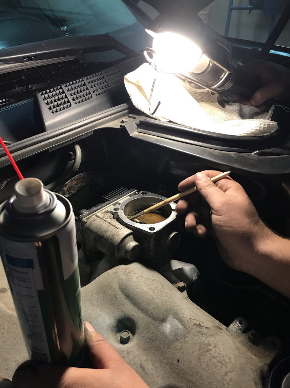 Регулировка (базовая установка) регулятора давления наддува V465 ...