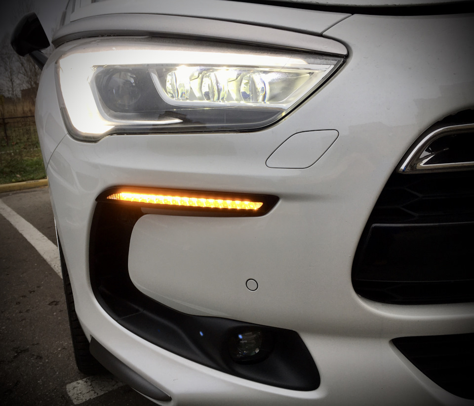 DS*O.E: LED Динамические повортники — Citroen DS5, 2 л, 2013 года ...