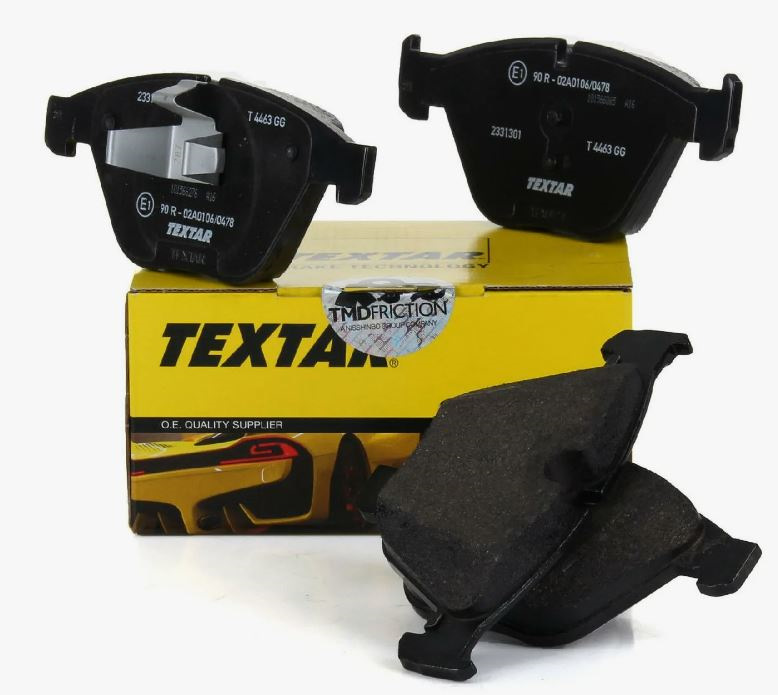 Замена тормозных колодок спереди — BMW X1 (E84), 2 л, 2013 года ...