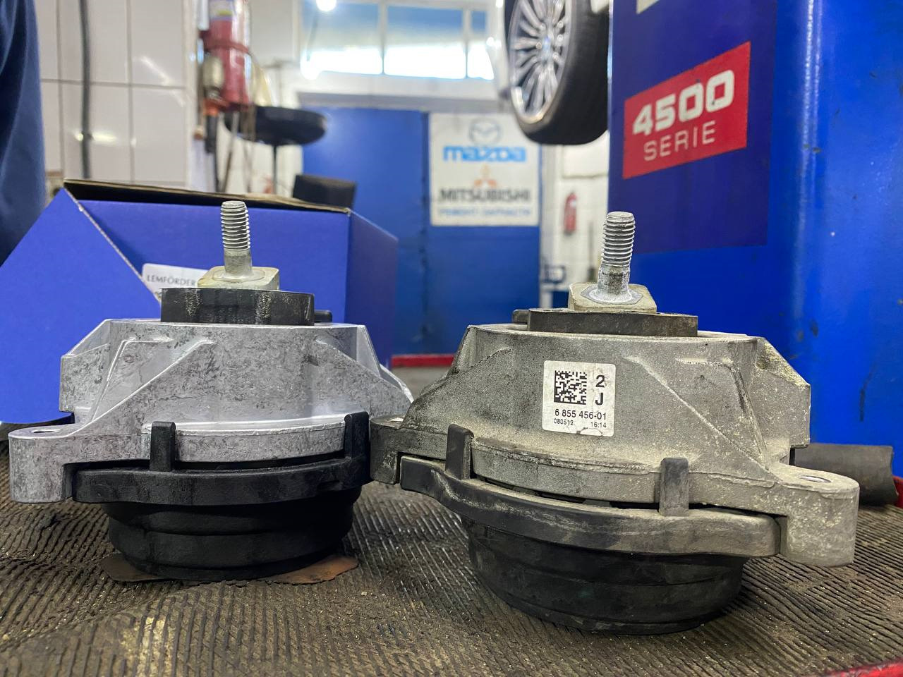 Замена нижних подушек двигателя — BMW 3 series (F30), 2 л, 2012 года ...