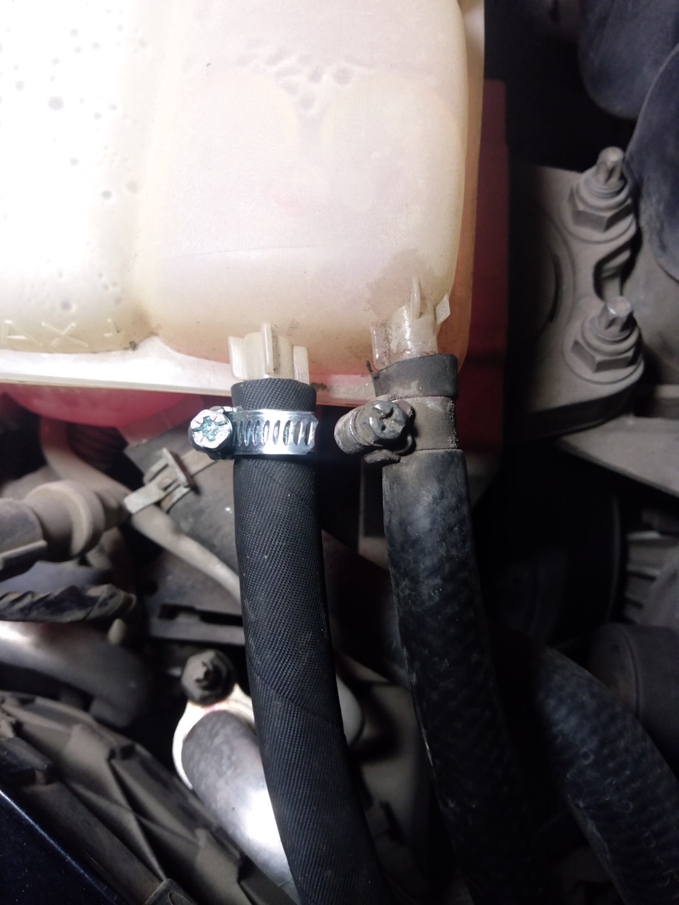 Замена шланга FORD 1386837 подручными материалами — Ford Focus Sedan II ...