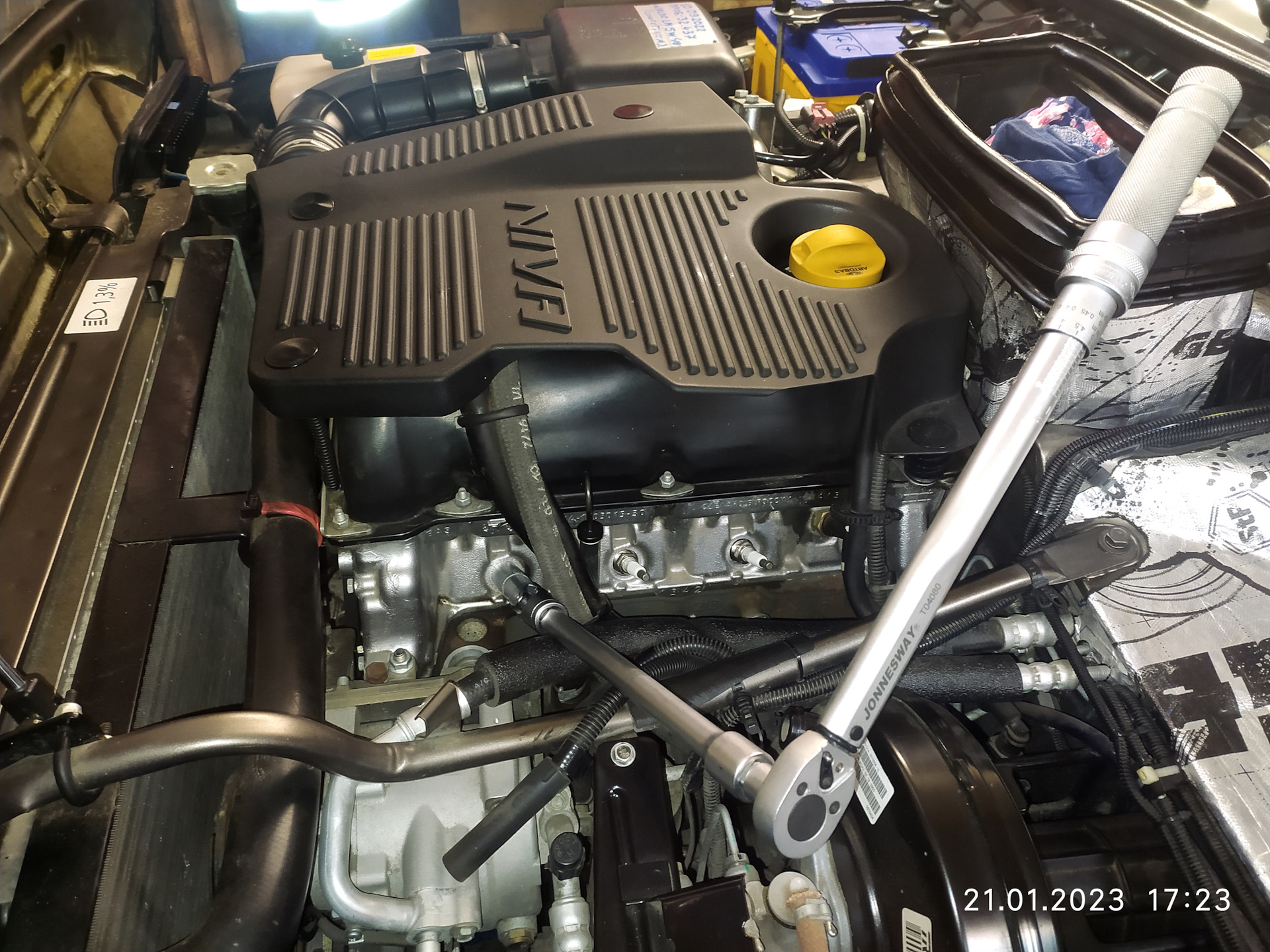 🔍 Иридиевые свечи Denso SK20R-11 пробег 20.400км — Lada 4x4 3D, 1,7 л, 2019 года | наблюдение ...