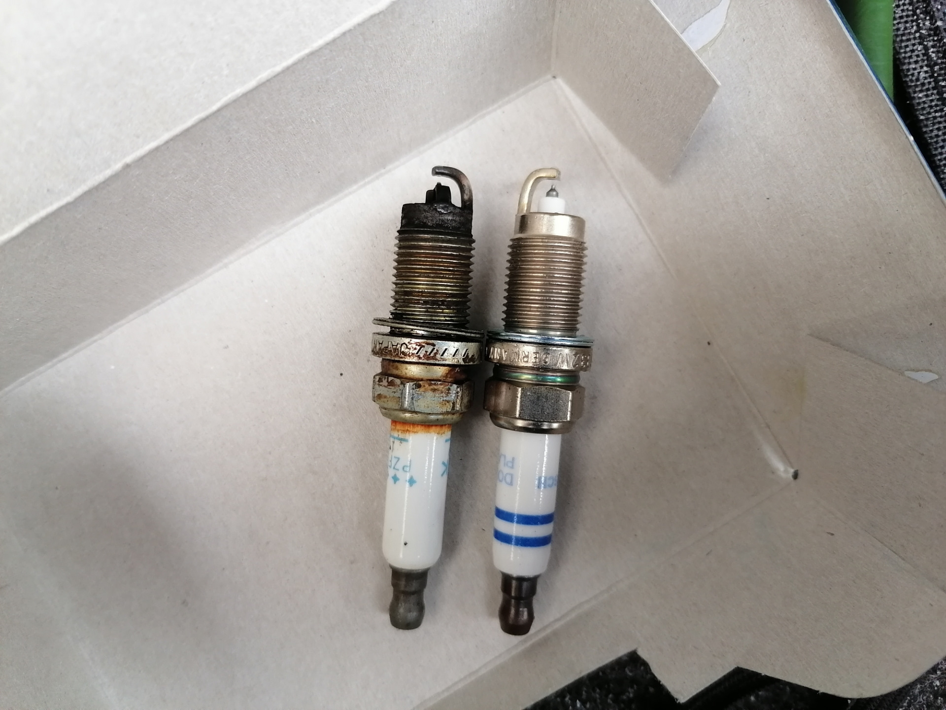 Замена свечей — Volkswagen Passat B6, 2 л, 2008 года | расходники | DRIVE2