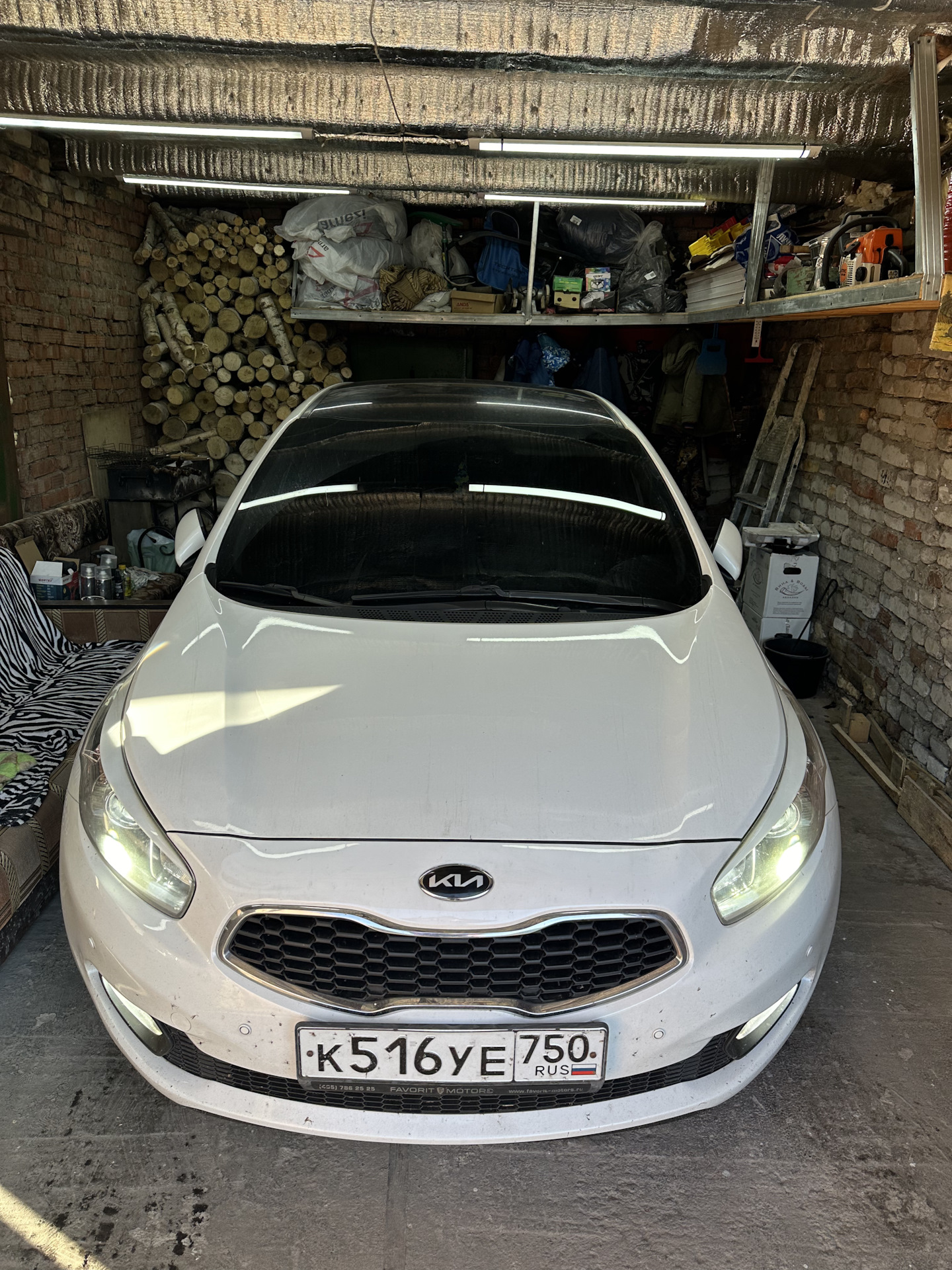 В ожидании фар — KIA Ceed (2G), 1,6 л, 2015 года | другое | DRIVE2