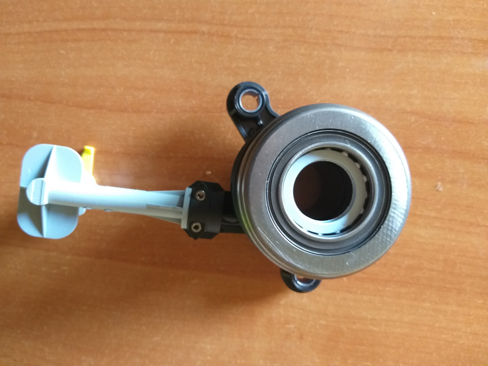 Замена сцепления и тормозной жидкости — Renault Megane II, 1,6 л, 2008 ...