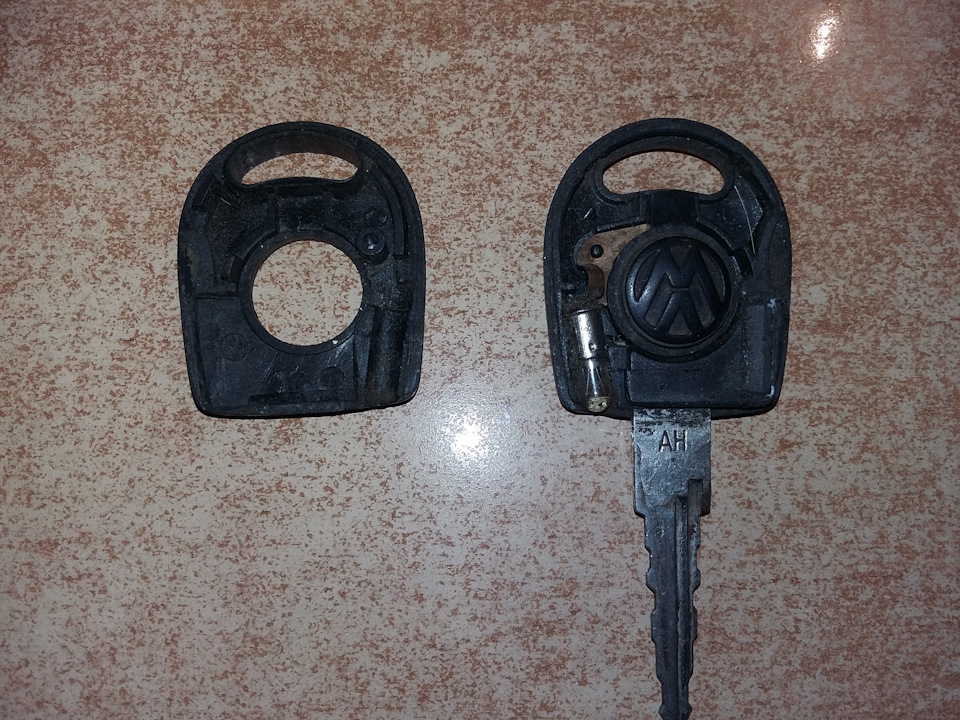 Ключ с подсветкой — Volkswagen Passat Variant (B3), 1,6 л, 1989 года ...