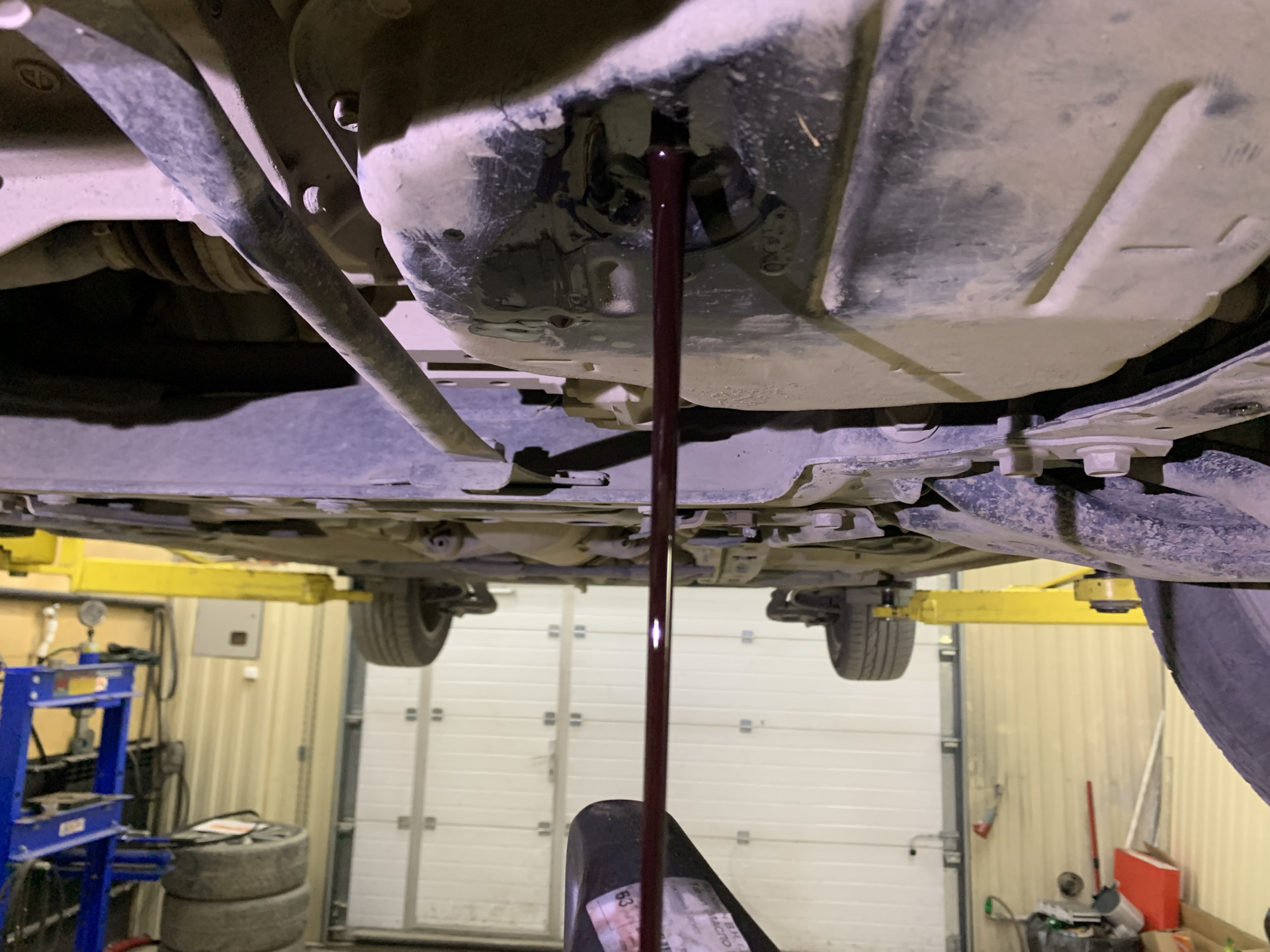 Замена жидкости CVT — Toyota Corolla (160), 1,6 л, 2017 года | плановое ...