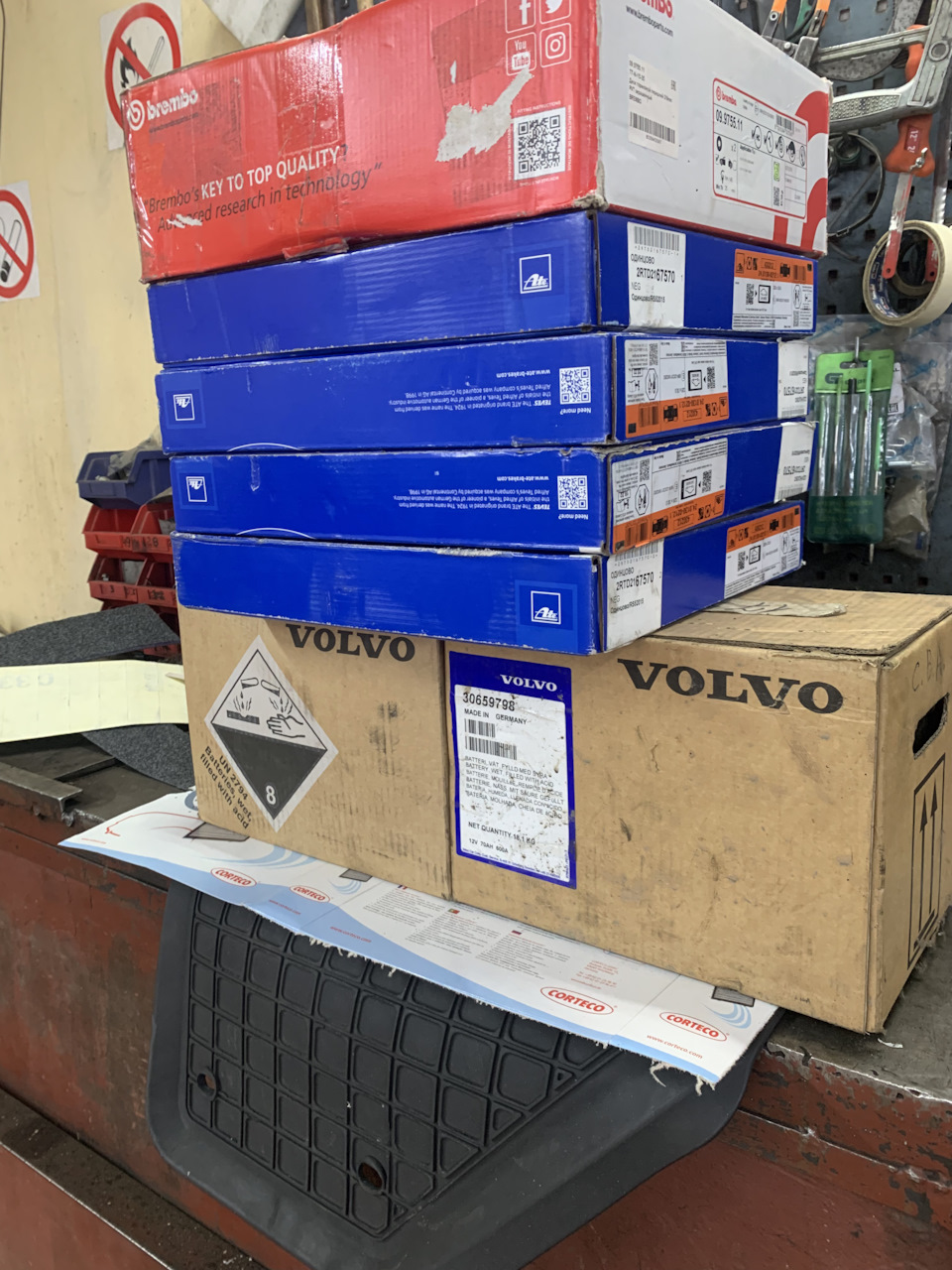 30659798 Стартерная аккумуляторная батарея Volvo | Запчасти на DRIVE2