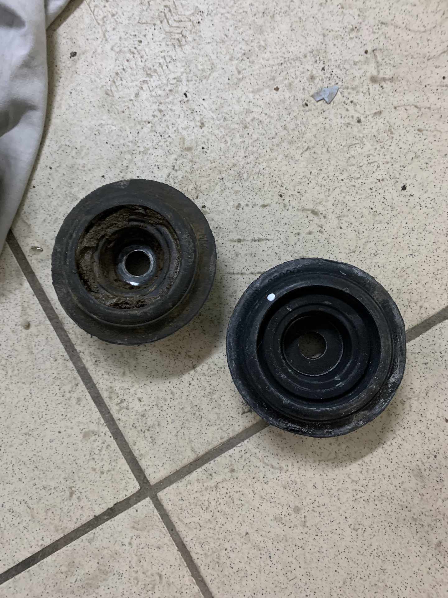 48. Замена задних амортизаторов . — Hyundai Accent (2G), 1,5 л, 2007 ...