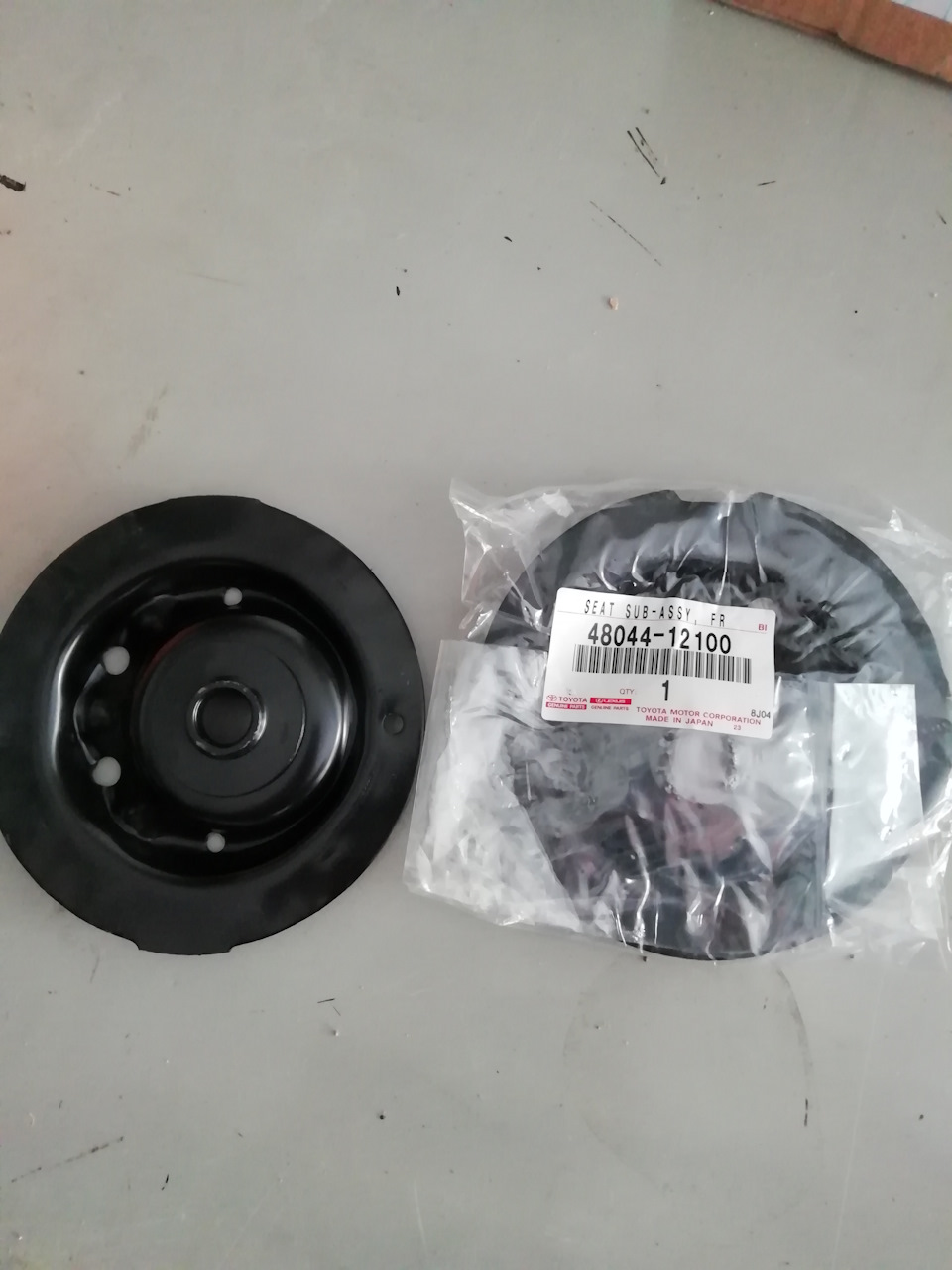 Замена передних амортизаторов в сборе — Toyota Avensis II, 1,8 л, 2007 ...