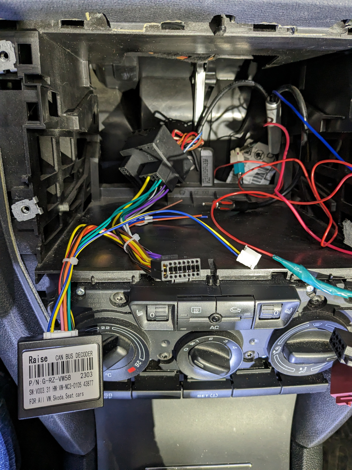 Магнитола на Android 2-din MEKEDE 2DIN7C-M700S — Skoda Octavia A5 Mk2 ...