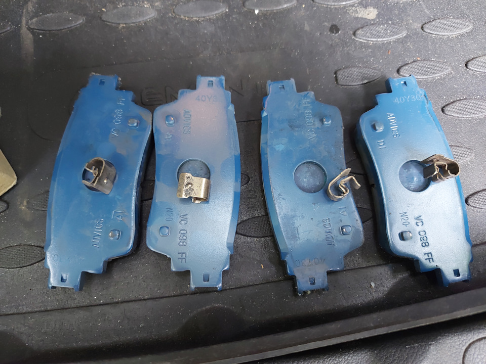 Выбрал колодки и втулки стабилизатора! — Mitsubishi Outlander (3G), 2 л ...